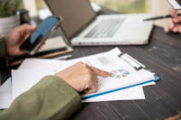 Deduksi Adalah: Pengertian, Tahapan, dan Contoh Penelitian